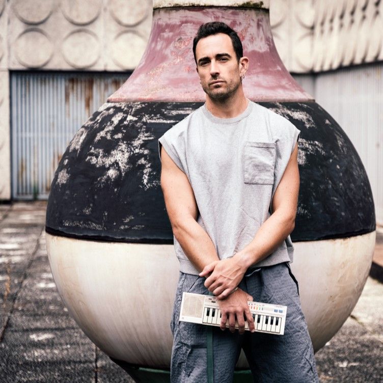 ENZO CARNIEL - Tour'n'sol Prod.